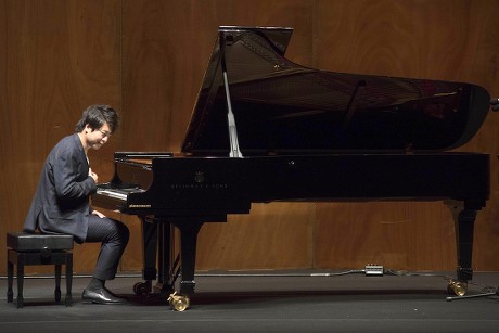 Chinese Concert Pianist Lang Lang Performs Editorial Stock Photo ...