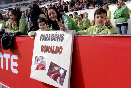 Cristiano Ronaldo Fans Holding Poster Congratulate Editorial Stock ...