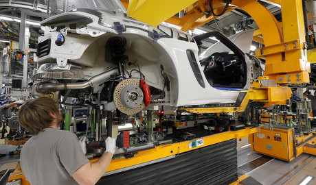 250 Chassis assembly line Stock Pictures, Editorial Images and Stock ...