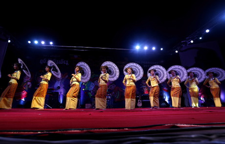Shan Ethnic Girls Wearing Traditional Dress Editorial Stock Photo ...