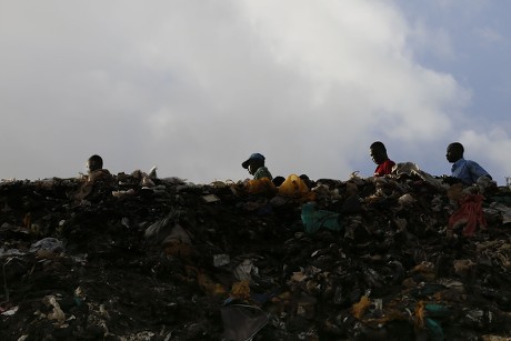 People Pass Next Dumping Site Kibera Editorial Stock Photo - Stock ...