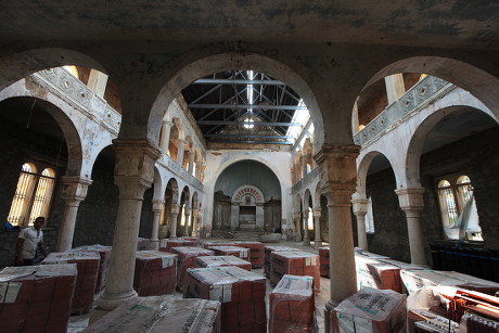 Interior View Maghen Abraham Beiruts Oldest - Foto de stock de ...