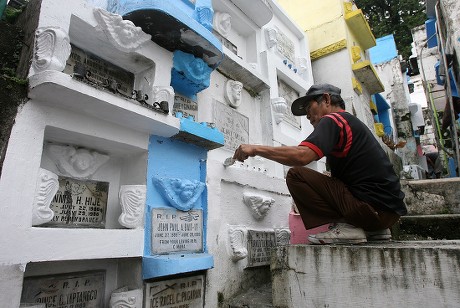 Filipino Paints Tomb Stone Filipino Tradition Editorial Stock Photo ...