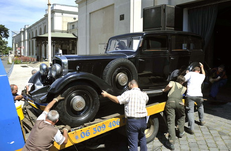 Maybach Zeppelin Exclusive Historical Car Model Editorial Stock Photo ...