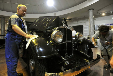 Maybach Zeppelin Exclusive Historical Car Model Editorial Stock Photo ...