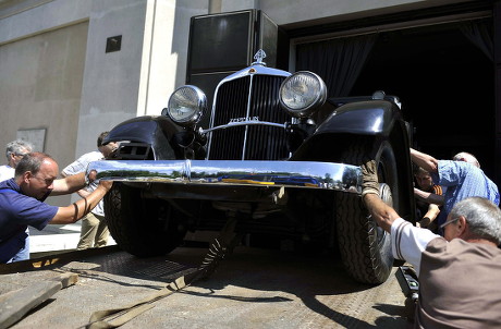 Maybach Zeppelin Exclusive Historical Car Model Editorial Stock Photo ...