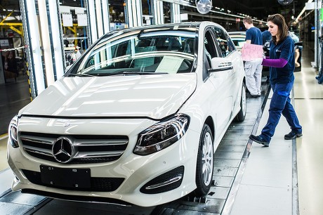 250 Chassis assembly line Stock Pictures, Editorial Images and Stock ...