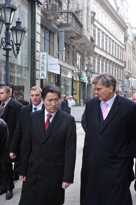 Mongolian Prime Minister Sukhbaatar Batbold L Editorial Stock Photo ...