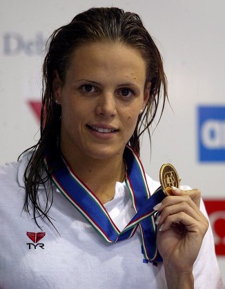Laure Manaudou France Shows Her Gold Redaktionelles Stockfoto ...