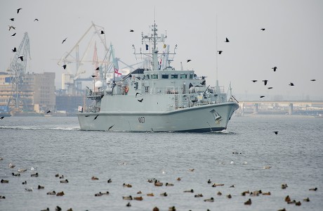 British Navy Minehunter Ship Hms Pembroke Editorial Stock Photo - Stock ...