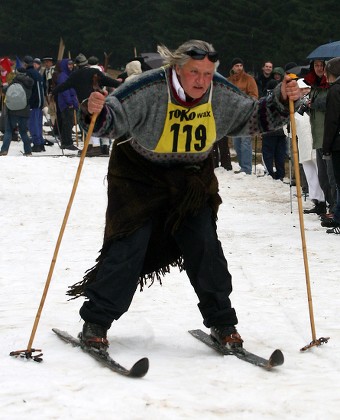 25 Old fashioned skiing Stock Pictures, Editorial Images and Stock ...