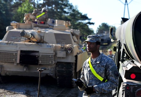 100 Battalion maneuver Stock Pictures, Editorial Images and Stock ...