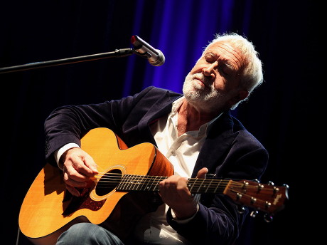 obituary - former king crimson singer gordon Stock Photos (Exclusive ...