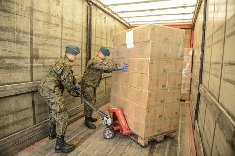 250 Soldiers loaded in truck Stock Pictures, Editorial Images and Stock ...
