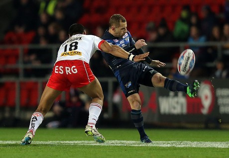Leeds Rob Burrow Clears Dominique Peyroux Editorial Stock Photo - Stock ...