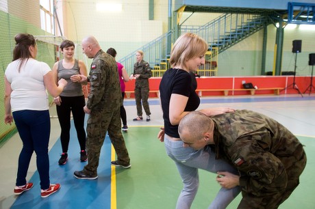 77 Techniques of self defense Stock Pictures, Editorial Images and ...
