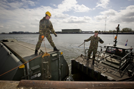 7 Area of pontoons Stock Pictures, Editorial Images and Stock Photos ...