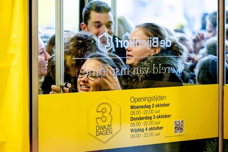 Shoppers Rush Shop Products Bijenkorf Department Editorial Stock Photo ...