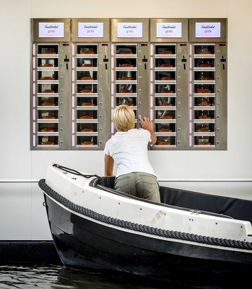 Customers Drives By Floating Snack Vending Editorial Stock Photo ...