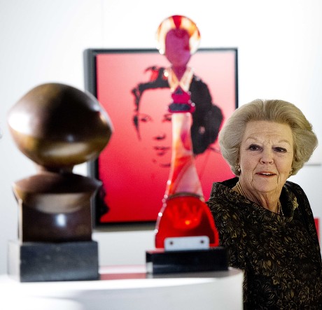 Dutch Queen Beatrix Looks Artwork Koningin Editorial Stock Photo ...