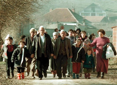 Racak Kosovo Yugoslavia Ethnic Albanians Families Editorial Stock Photo ...