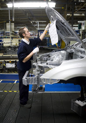 Worker Toyota Final Assembly Production Line Editorial Stock Photo ...