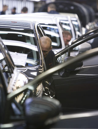 Workers Toyota Final Assembly Production Line Editorial Stock Photo ...