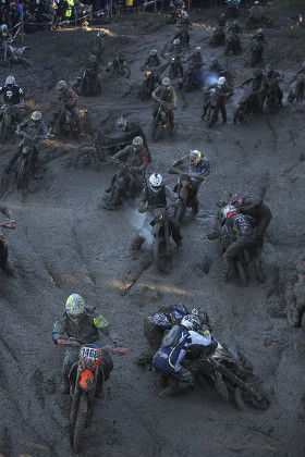 40 Mud motorcycle race Stock Pictures, Editorial Images and Stock ...