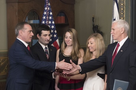 __COUNT__ Swearing-in of Secretary of Veterans Affairs David Shulkin ...