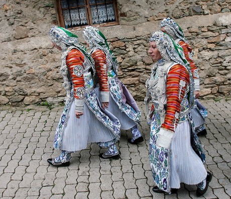 Kosovar Bosnian Women Arrive Traditional Wedding Editorial Stock Photo ...