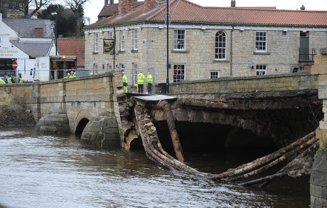 Engineers Survey Damage Partially Collapsed Tadcaster Editorial Stock ...