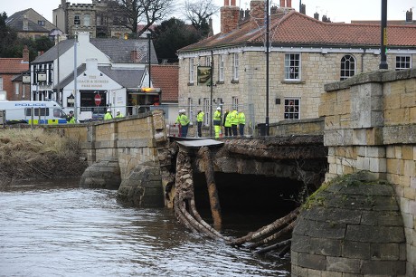 Engineers Survey Damage Partially Collapsed Tadcaster Editorial Stock ...