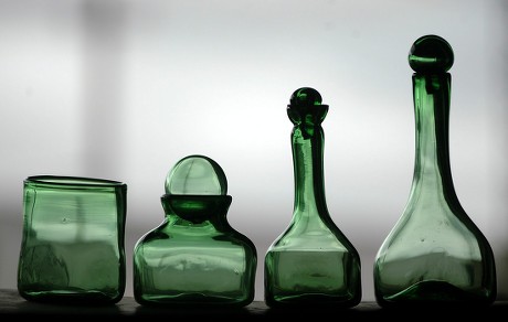 20 Decanting Stock Pictures, Editorial Images and Stock Photos ...