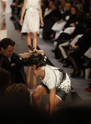 Model Falls On Catwalk Editorial Stock Photo - Stock Image | Shutterstock