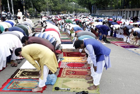 Muslims Attend Eid Alfitr Prayers Front Editorial Stock Photo - Stock ...