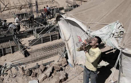 Palestinian Construction Workers Rebuild Houses Which Editorial Stock ...