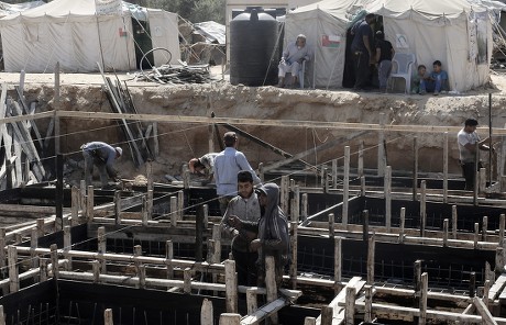 Palestinian Construction Workers Rebuild Houses Which Editorial Stock ...