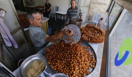 Palestinian Candy Vendor Makes Traditional Special Editorial Stock ...