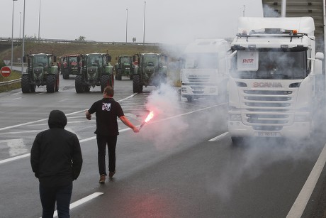 Residents Truck Drivers Block Roads Demanding Editorial Stock Photo ...