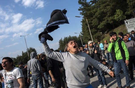 Refugees Migrants Blocking Highway Border Crossing Editorial Stock ...