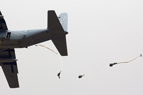 Israeli Army Paratroopers Jump C130j Super Editorial Stock Photo ...