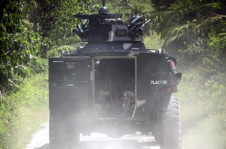 Filipino Soldiers Inside Military Tank Patrol Editorial Stock Photo ...