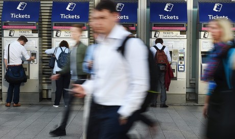 Commuters Pass Rail Ticket Machines London Editorial Stock Photo ...
