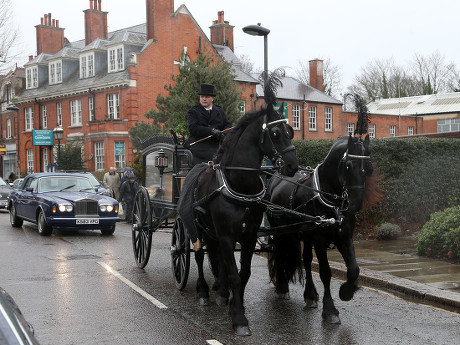 __COUNT__ imágenes de Funeral of Alan Simpson, London, UK - 27 Feb 2017 ...