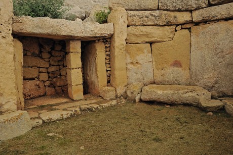 South Temple Interlocking Stones Corbelling Above Editorial Stock Photo ...
