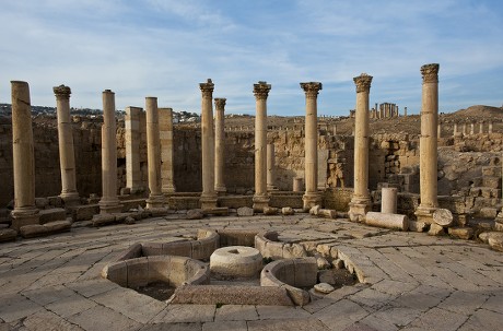 Jarash Romanbyz Gerasa Columned Octagonal Roman Editorial Stock Photo ...