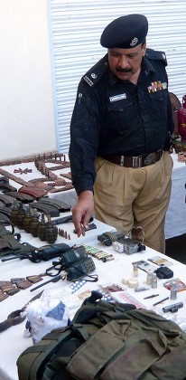 Pakistani Army Police Officials Present Arms Editorial Stock Photo ...