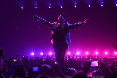 __COUNT__ The Weeknd in concert, Paris Bercy Accor Hotels Arena, France ...
