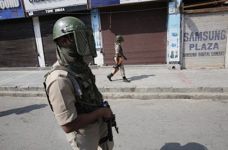 Indian Paramilitary Soldiers Patrol Srinagar Summer Editorial Stock ...