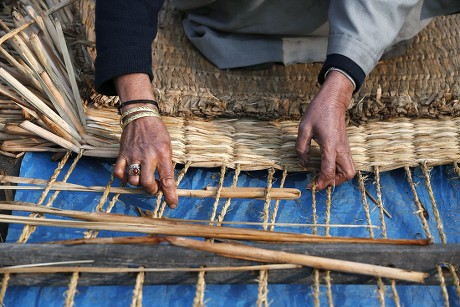 Kashmiri Muslim Weaves Traditional Grass Mats Editorial Stock Photo ...